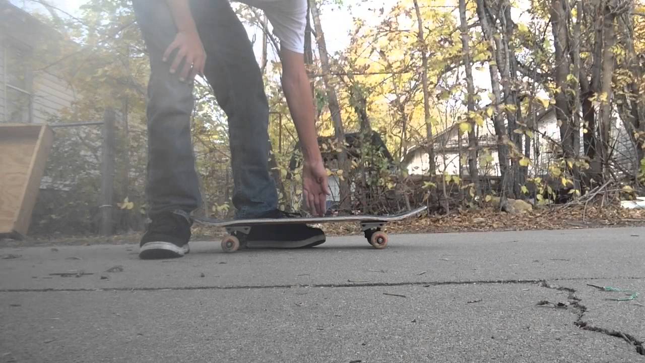 How to 360 flip/ tre flip - YouTube