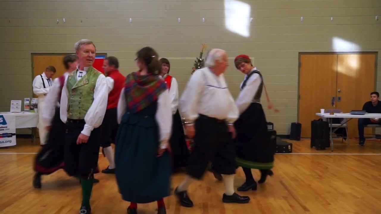 Norwegian Folk Dance - Korsdans Fra Valdres - YouTube