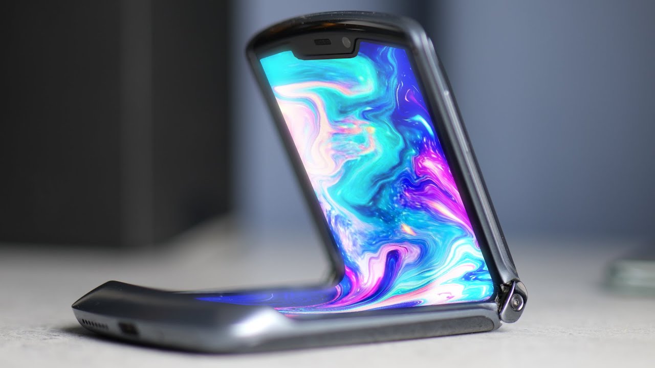 Moto Razr 2020 5G CHEAP FOLD!? - YouTube