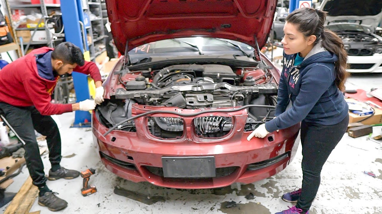 Rebuilding A Wrecked BMW 2012 135i E82- Part 1 - YouTube