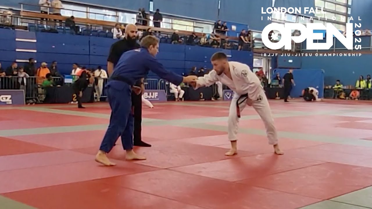 Ivan Skoko vs Joakim Halfvordsson / London Fall Open 2025 - YouTube