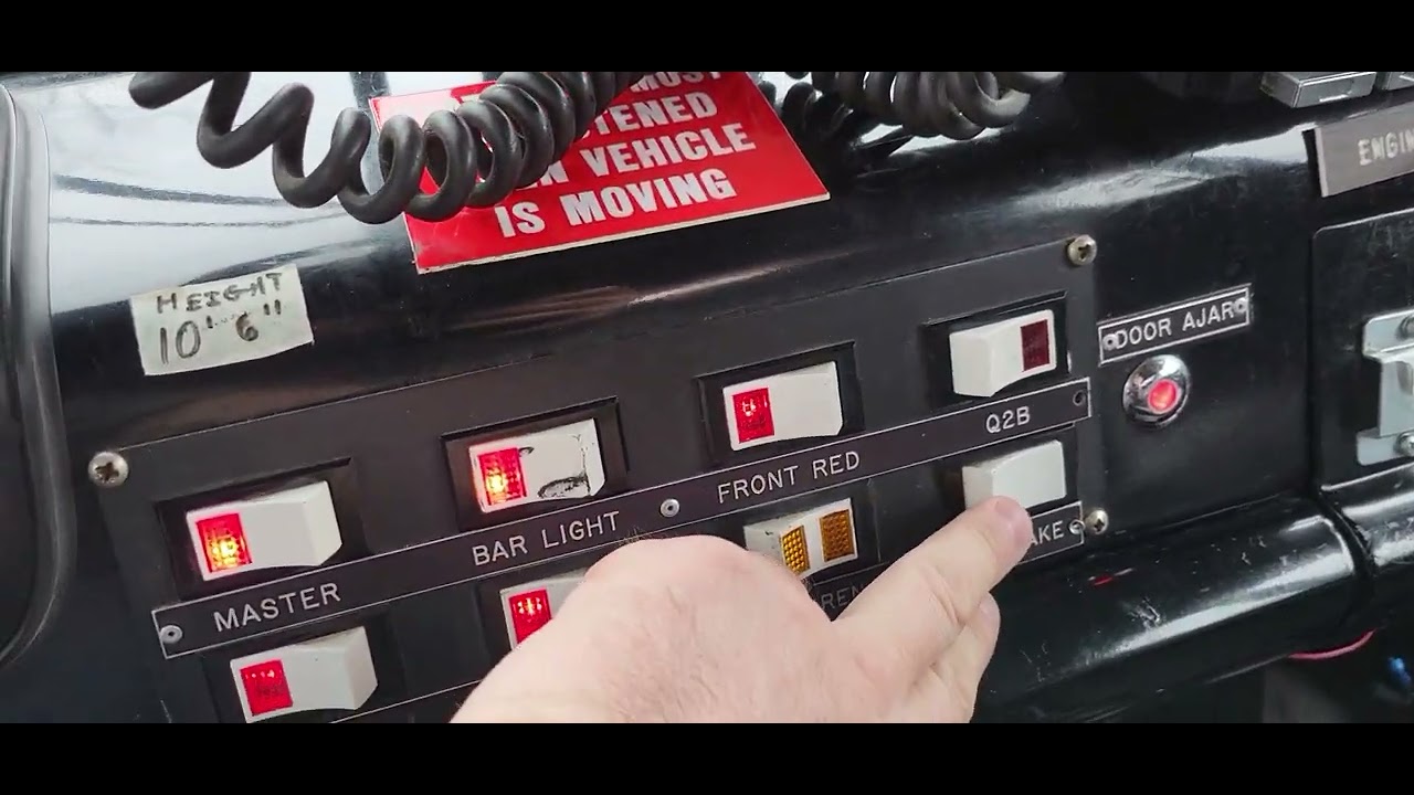 1987 Ford C8000 Fire Engine/Pumper Federal "Q" Siren - YouTube