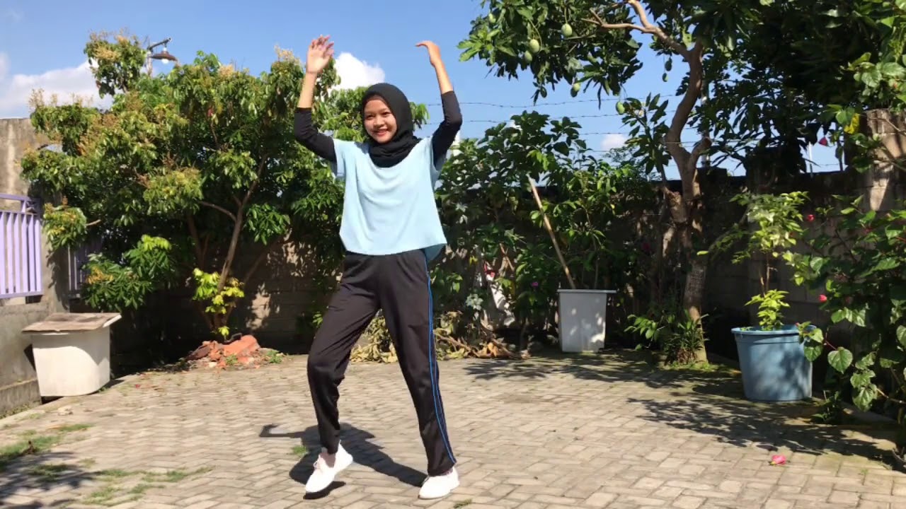 Senam PGRI Gerakan Pemanasan by Nawafila Imami - YouTube