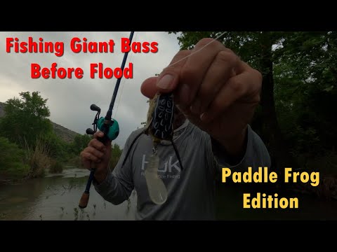 Catching BASS on frog in Hidden River - Chasing GIANT bass before STORM ...