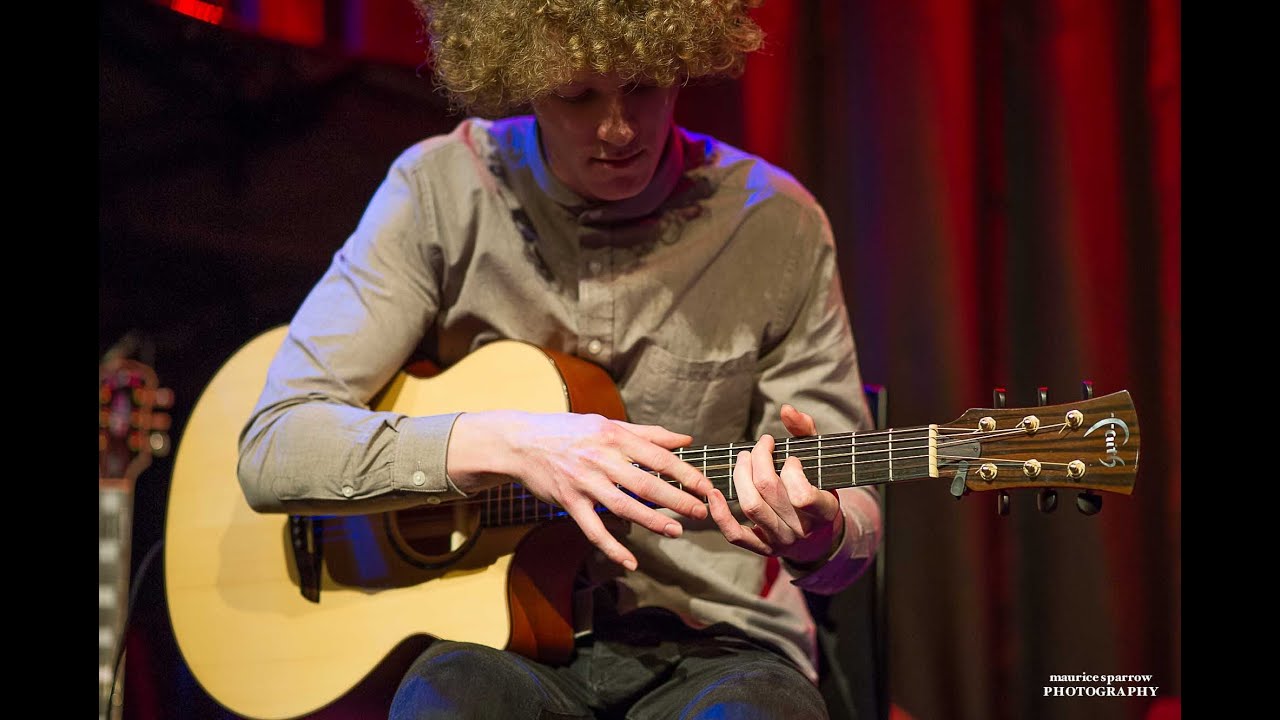 Amazing Guitarist Dave Shannon Solo LIVE acoustic - YouTube