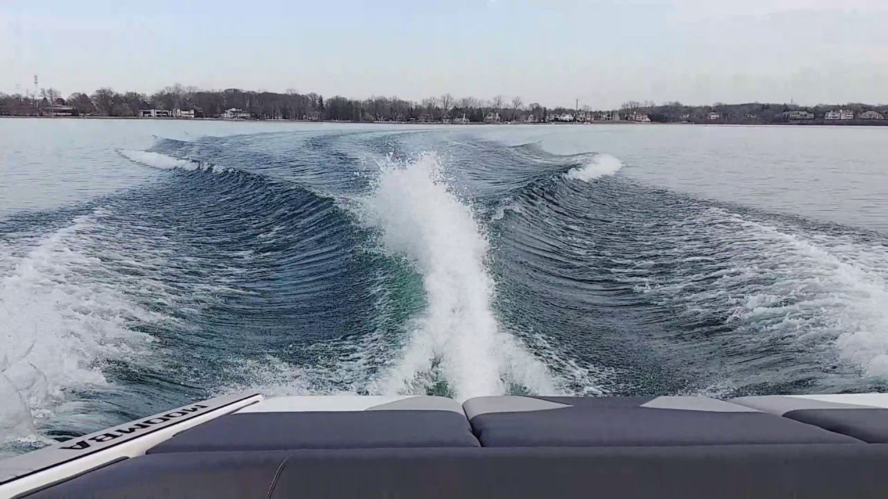 Moomba Max 2019 wakeboard wake - YouTube
