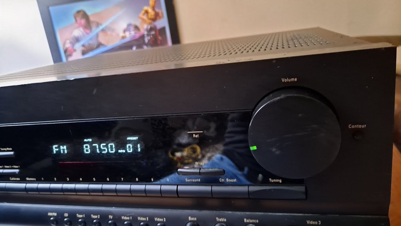 Harman Kardon AVR40 - YouTube