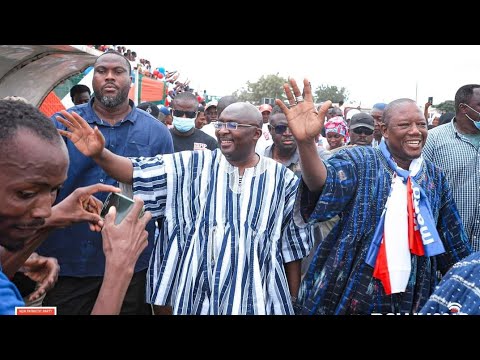 Massive Crowd Welcome Bawumia At Kankoora Palace In Daboya - YouTube
