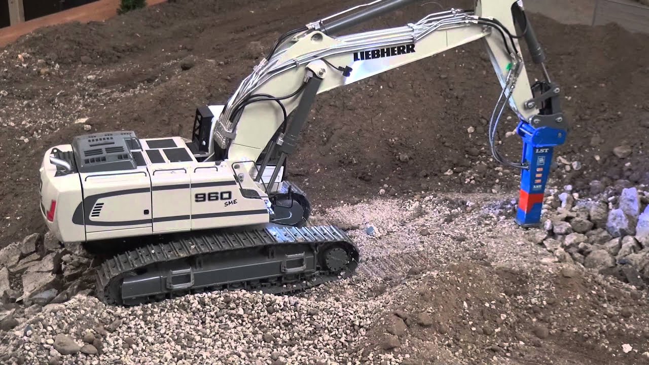 Liebherr 960 SME working at the rest of the power plant - YouTube