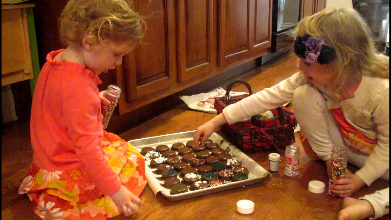 decorating cookies and singing - YouTube