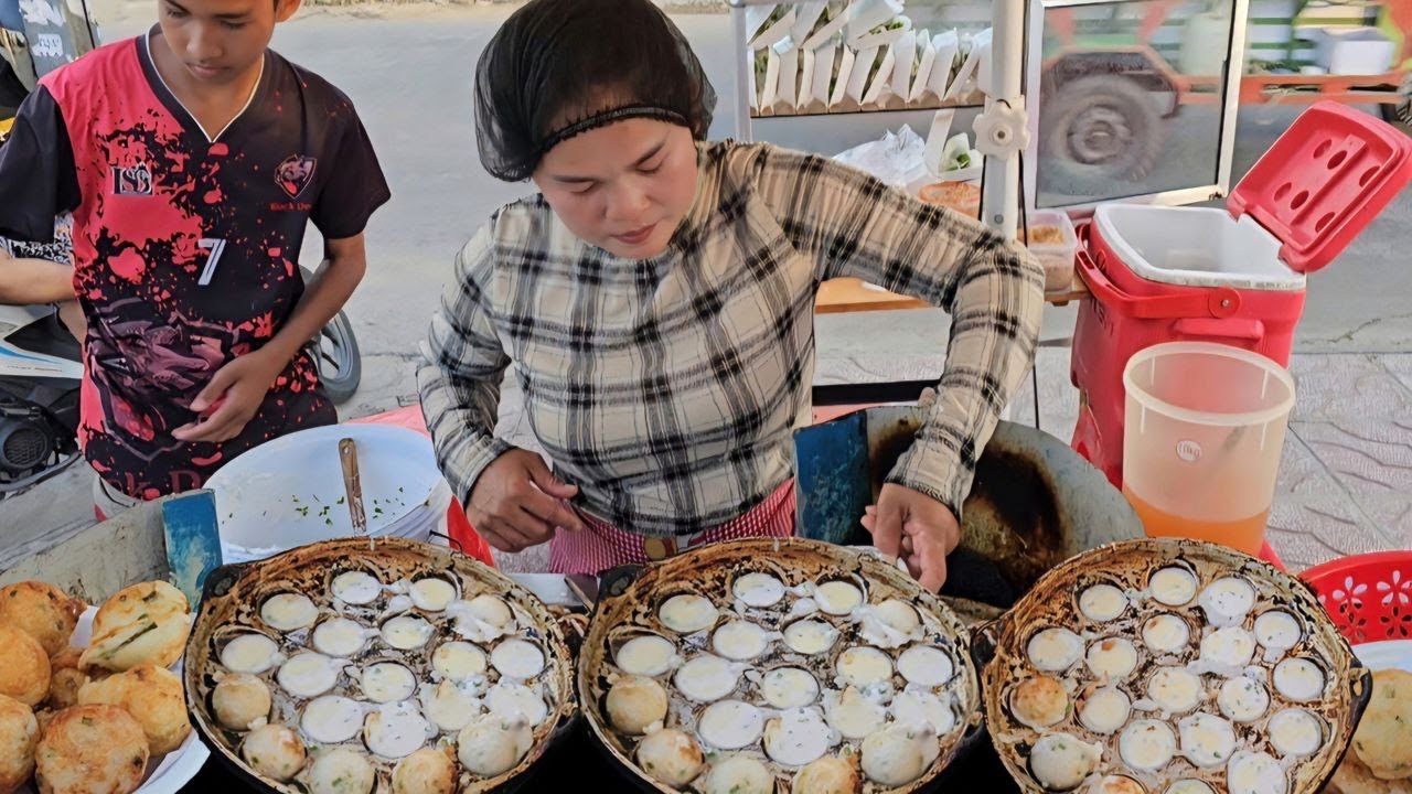 Really DELICIOUS! AMAZING Taste with Khmer Crispy Rice Pancake Num Krok ...
