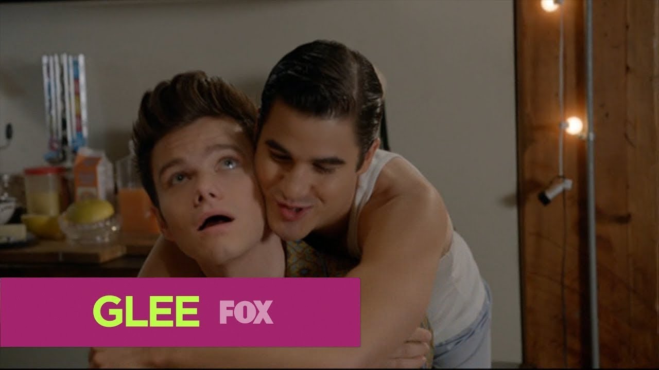 GLEE - You Make Me Feel So Young (Full Performance) HD - YouTube