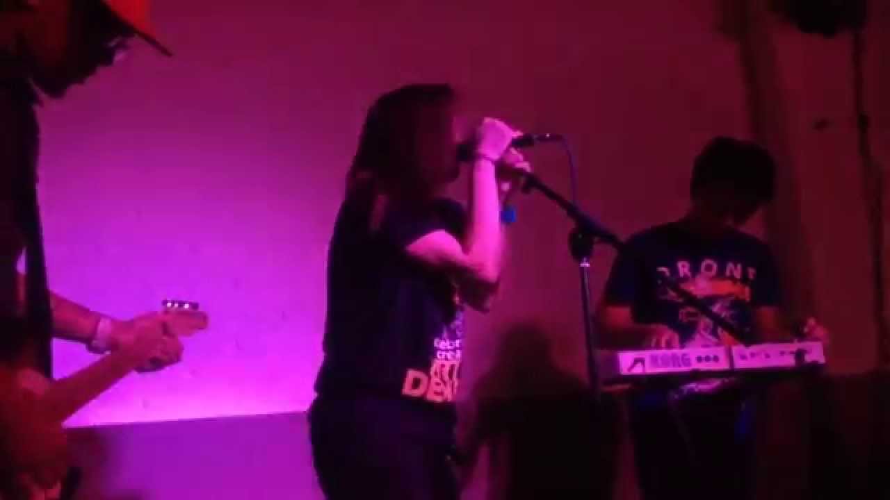 Paraluman - EMILY ( Paramore Night 8 ) - YouTube