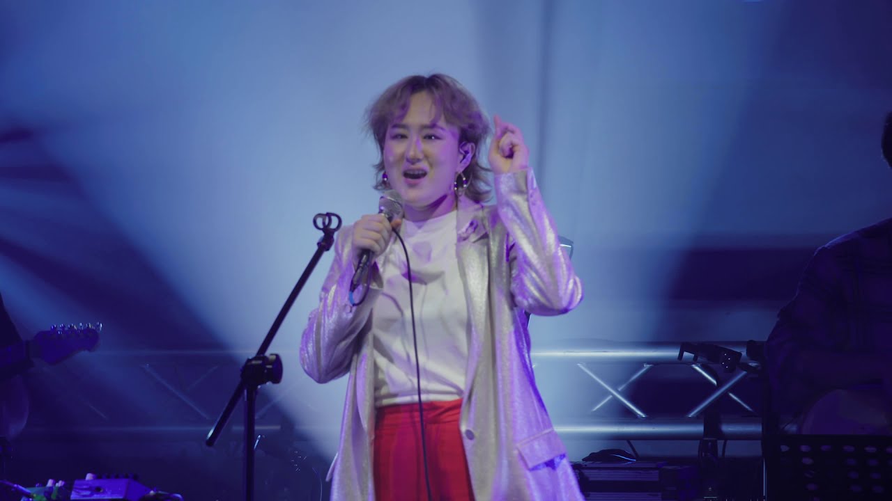 선우정아 (swja) - '비온다' Legacy Taipei [LIVE] - YouTube