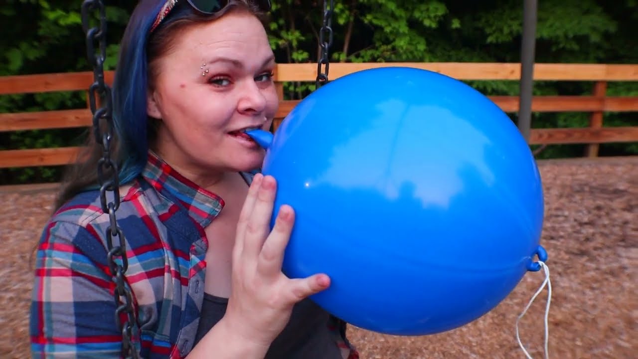 Balloon Clip 5 - Blue Punch Ball Balloon Sitpop - YouTube