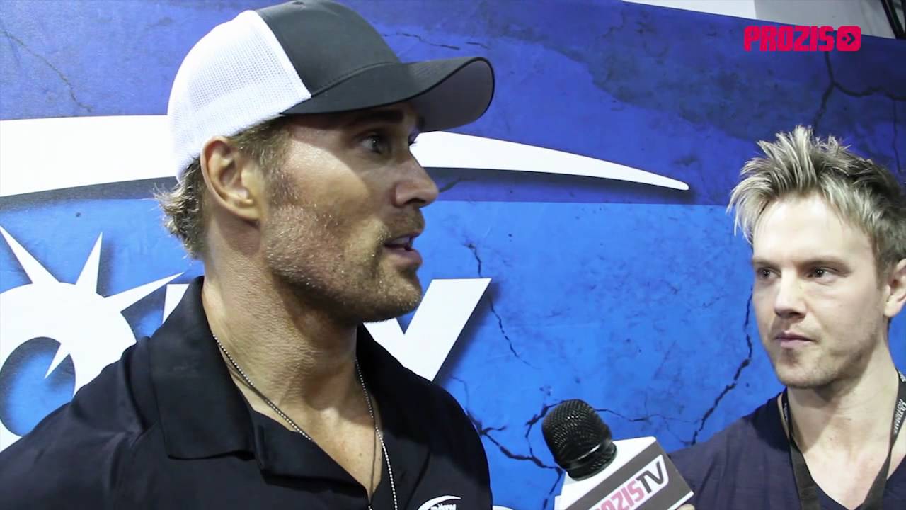 Rob Riches Interviews Mike O'Hearn At Olympia 2011 - YouTube