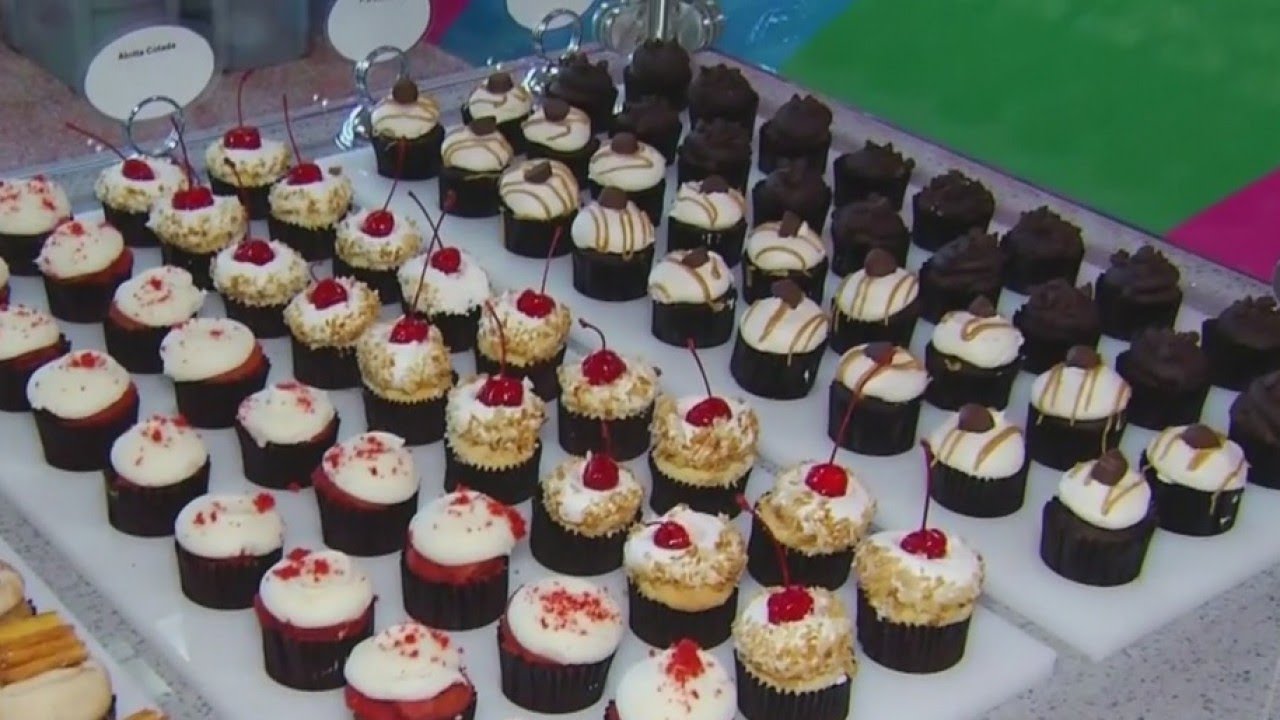 'The Cake Girl' opens mini cupcake shop - YouTube