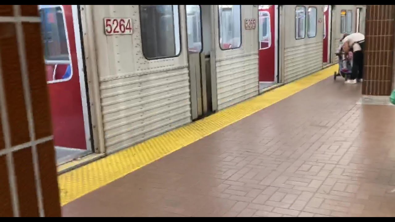 Walking to Kennedy Station Line 2 platform - YouTube