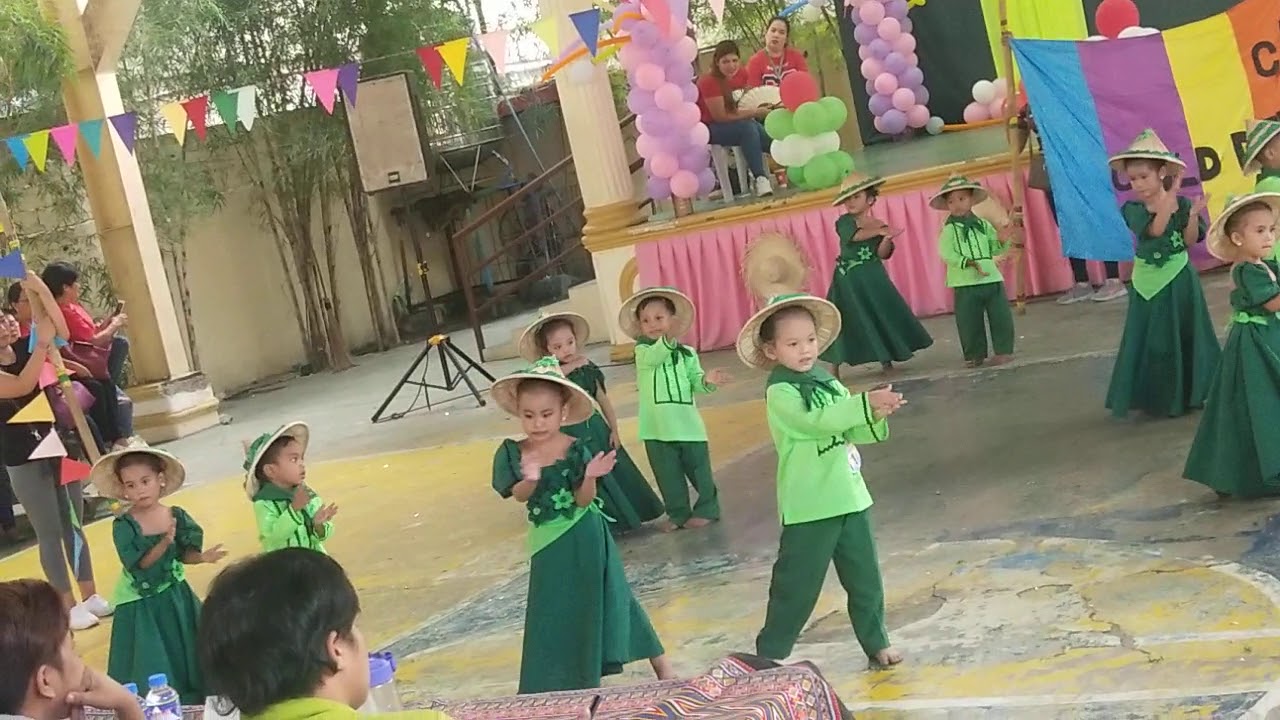Folk dance (Salakot dance) kinder garten - YouTube