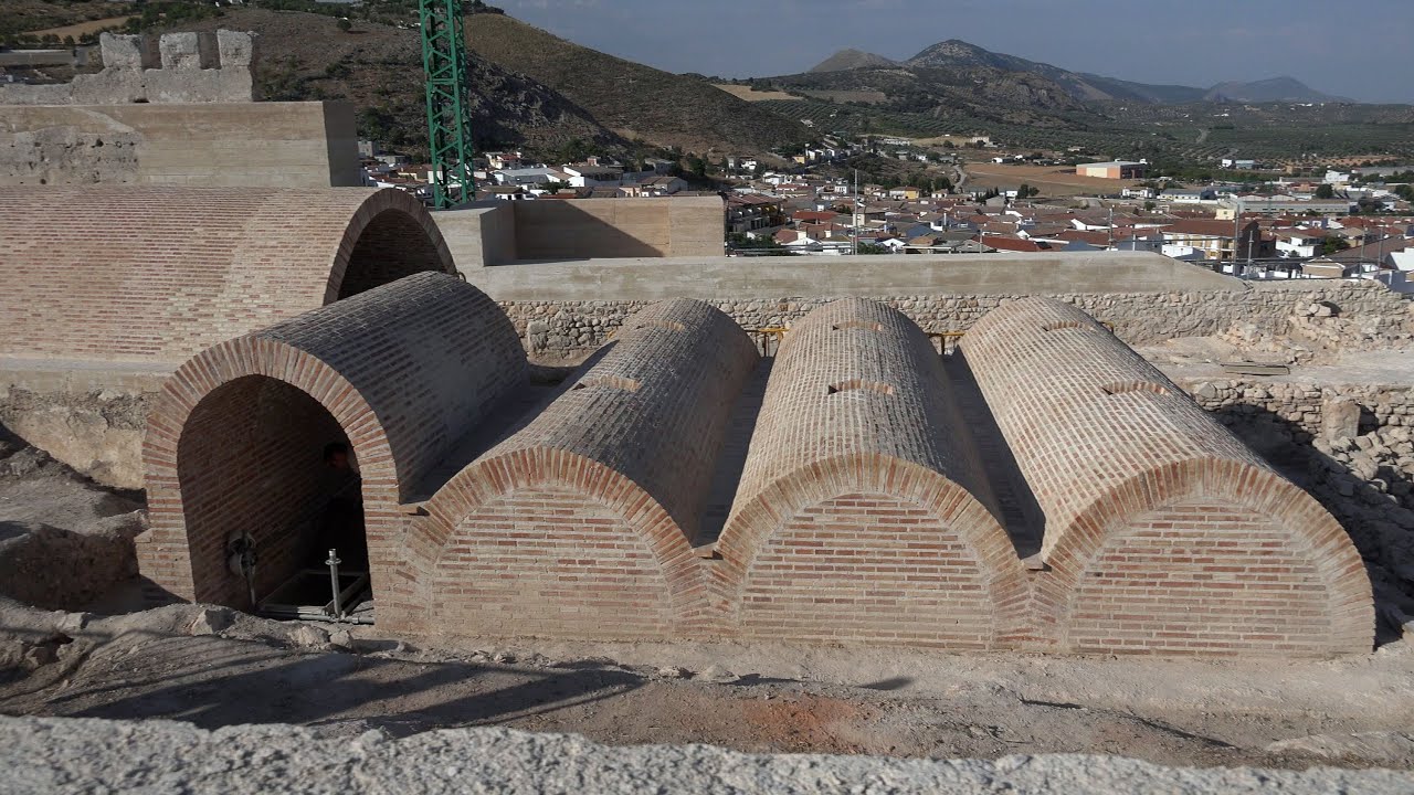 Visita guiada al Castillo de Íllora (Granada). 10-6-2015 - YouTube
