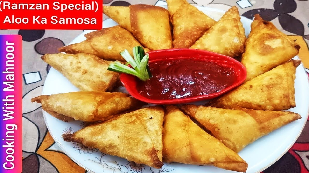 How to Make Crispy Aloo Samosas at Home! - YouTube
