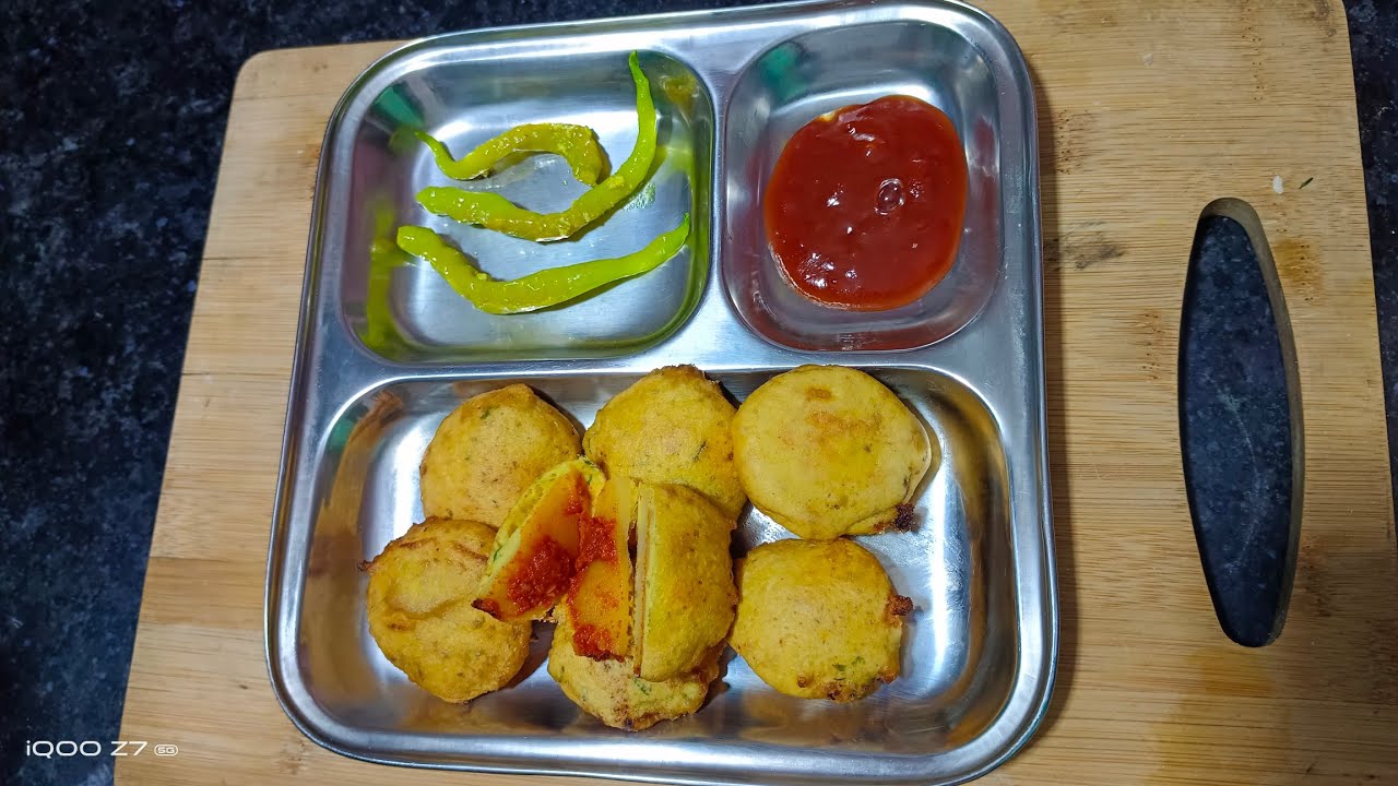 How to Make Bhajiya | How to Make Bhajiya Pakoda | How to Make Kanda ...
