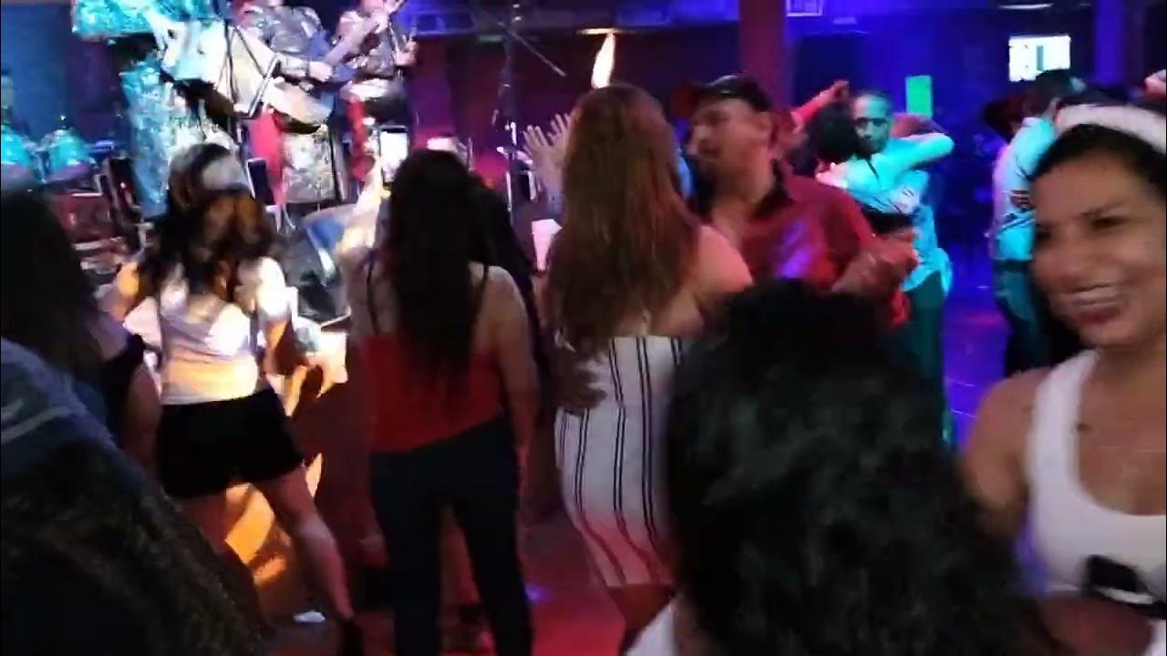 MAYELO REYES Y SUS COMPAS EN EL VARADERO centro de Monterrey NL. - YouTube