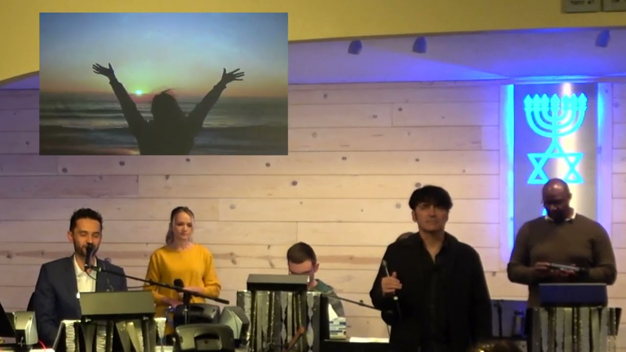 PRAISE AND WORSHIP Victorious SONGS - YouTube