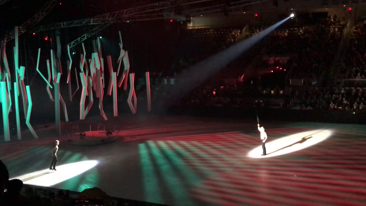 Aerial Acrobatics and Ice Skating Show 特技飞行和花样滑冰CNE，Fly in the air ...