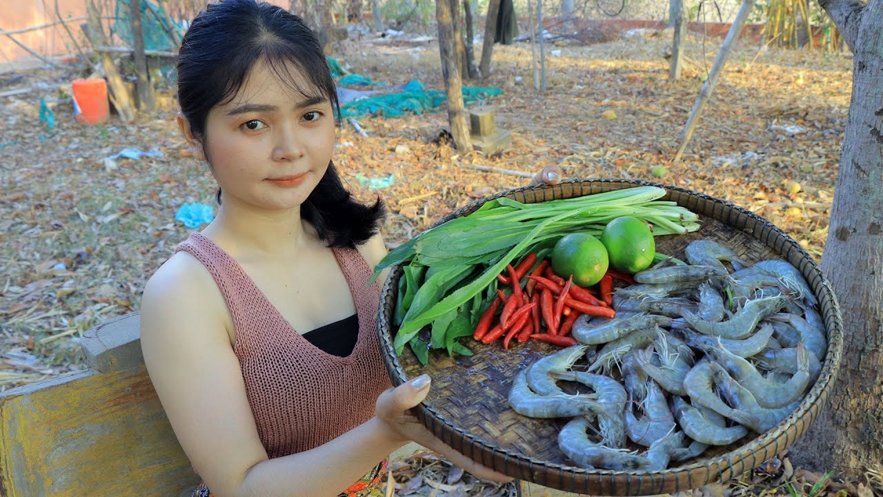 Yummy cooking shrimp and eating prepared by my girl - YouTube