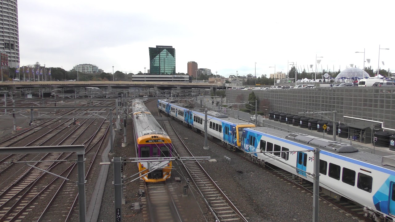 Metro trains and Sprinter - YouTube