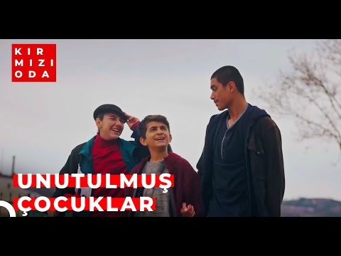 Üç Günahsız Candık Biz \