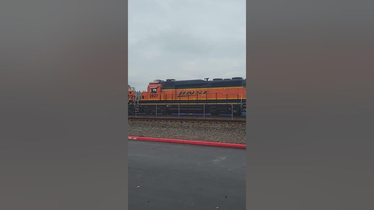 Crew 4 With BNSF 1453, 264 & 2827 #Shorts - YouTube
