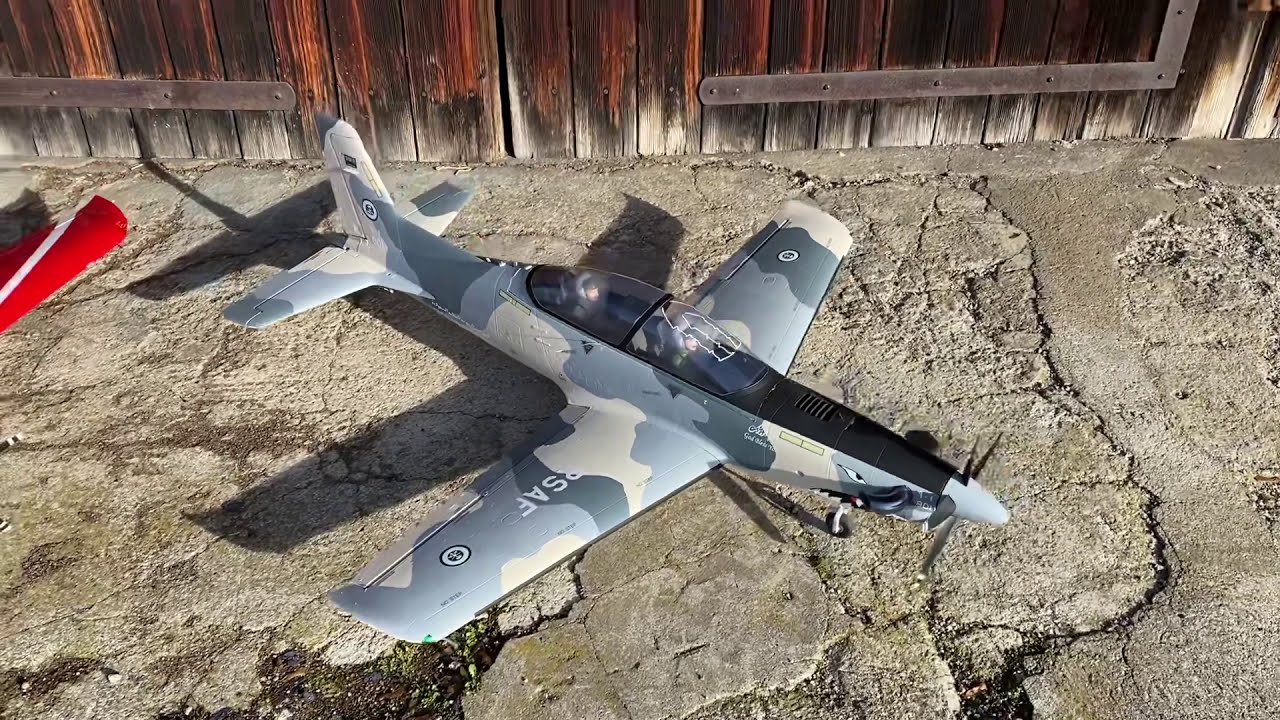 FMS Pilatus PC-21 Hangar - YouTube