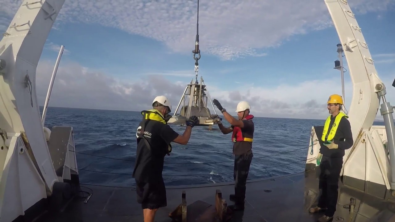 Colhedor Smith-McIntyre - YouTube