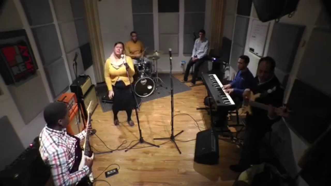 La Adoracion Me Tiene De Pie - Jossy Concepcion Chords - Chordify