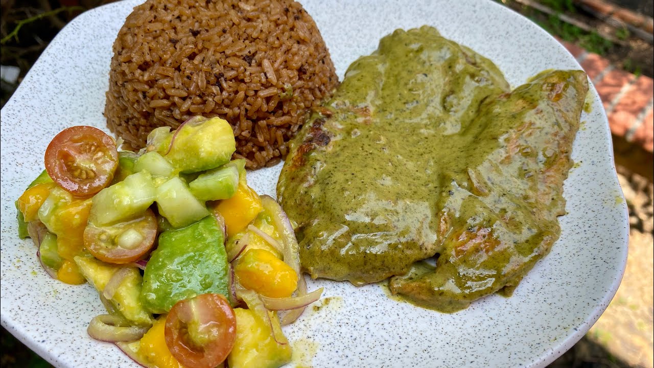 Como preparar Pechuga de Pollo con salsa de Cilantro y Ensalada fresca ...