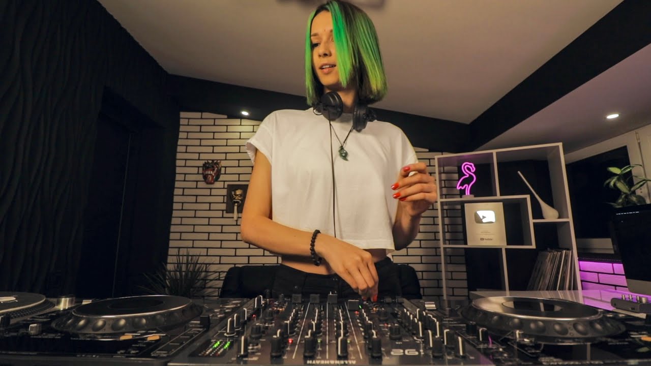 Miss Monique MiMo Weekly Podcast 018 [Progressive House/Melodic Techno ...