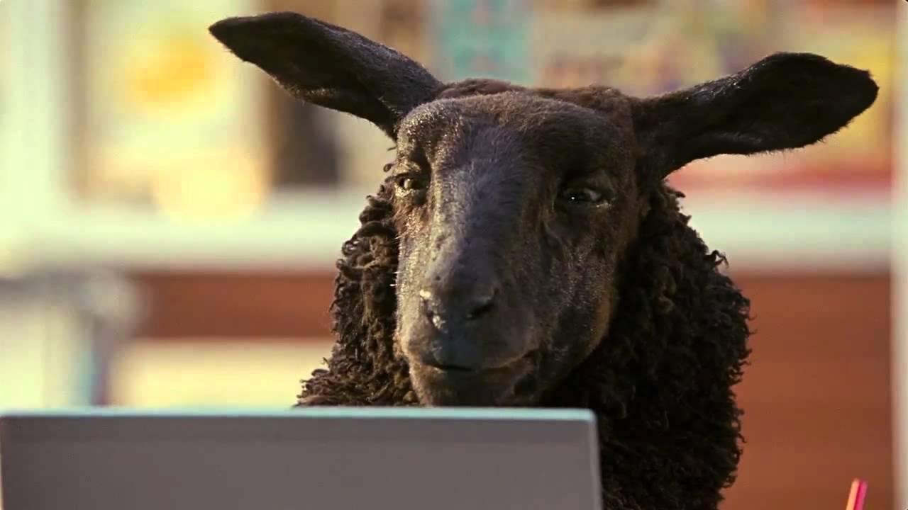 Fåret Frank är tillbaka. Retroskönt eller idéfattigt? | Feber / Mobil