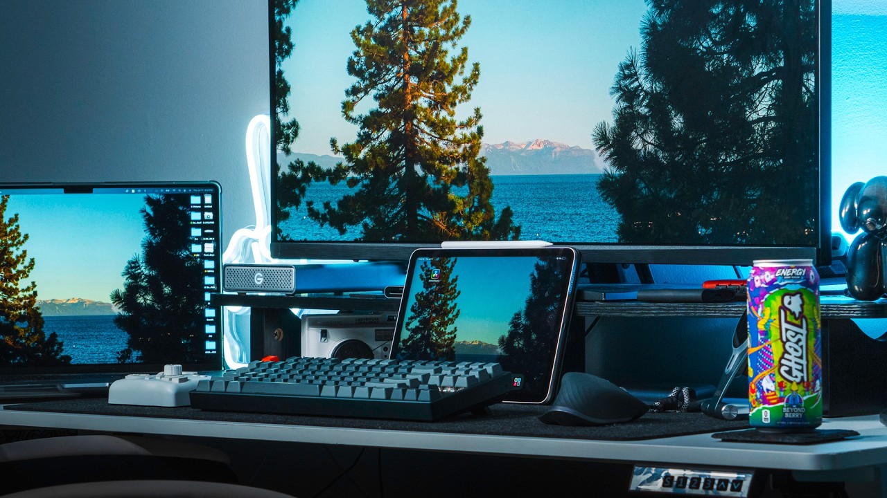 Essentials Desk Setup (rn) | Filmmaker & Content Creator - YouTube