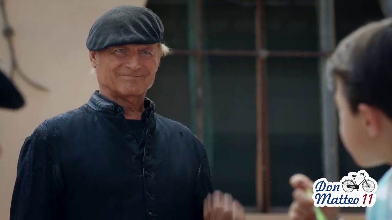 Don Matteo amico delle guardie - YouTube