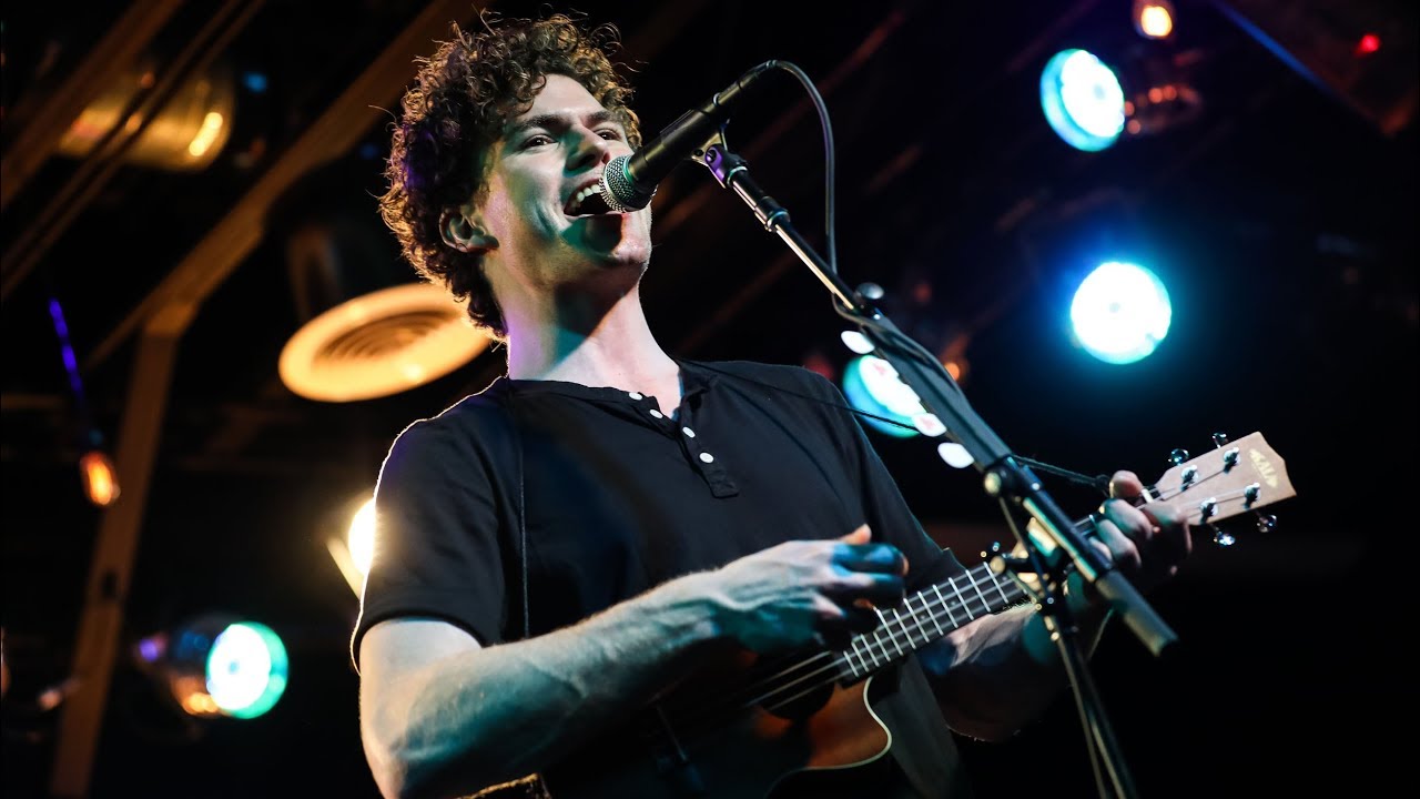 Vance Joy - Riptide [Live at KROQ] - YouTube