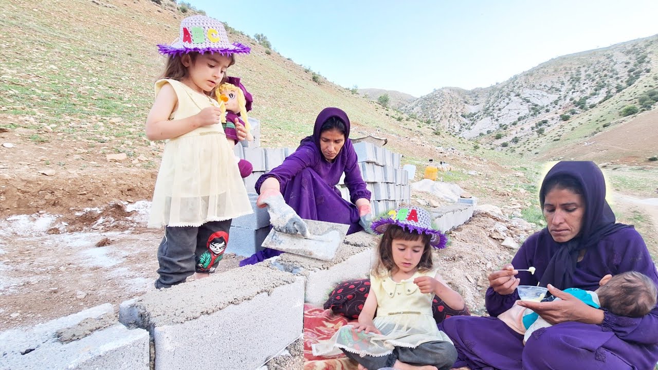 A Lonely Family: a mother and two children, invincible in the face of ...