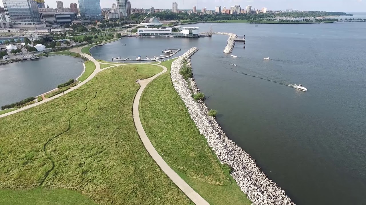 Milwaukee Lakefront Aerial Footage - YouTube