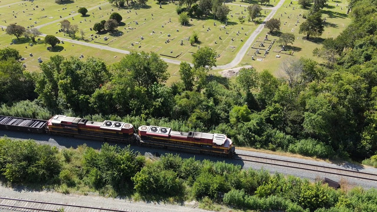 KCS Train Eng #4192 Aug 9 2020 - YouTube