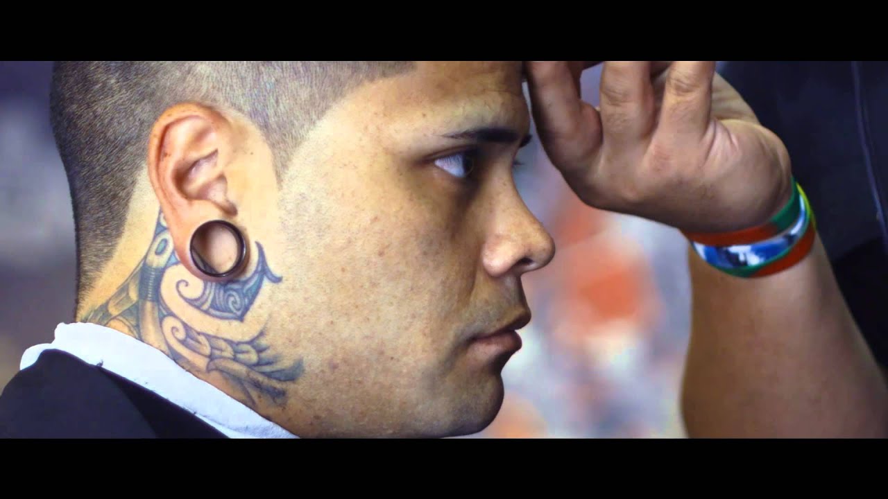 One on One Sport's Barbershop - YouTube