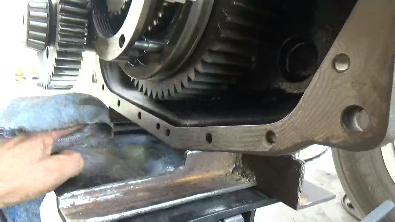 Building the adapter to install the auxiliary gear box (part 2) - YouTube