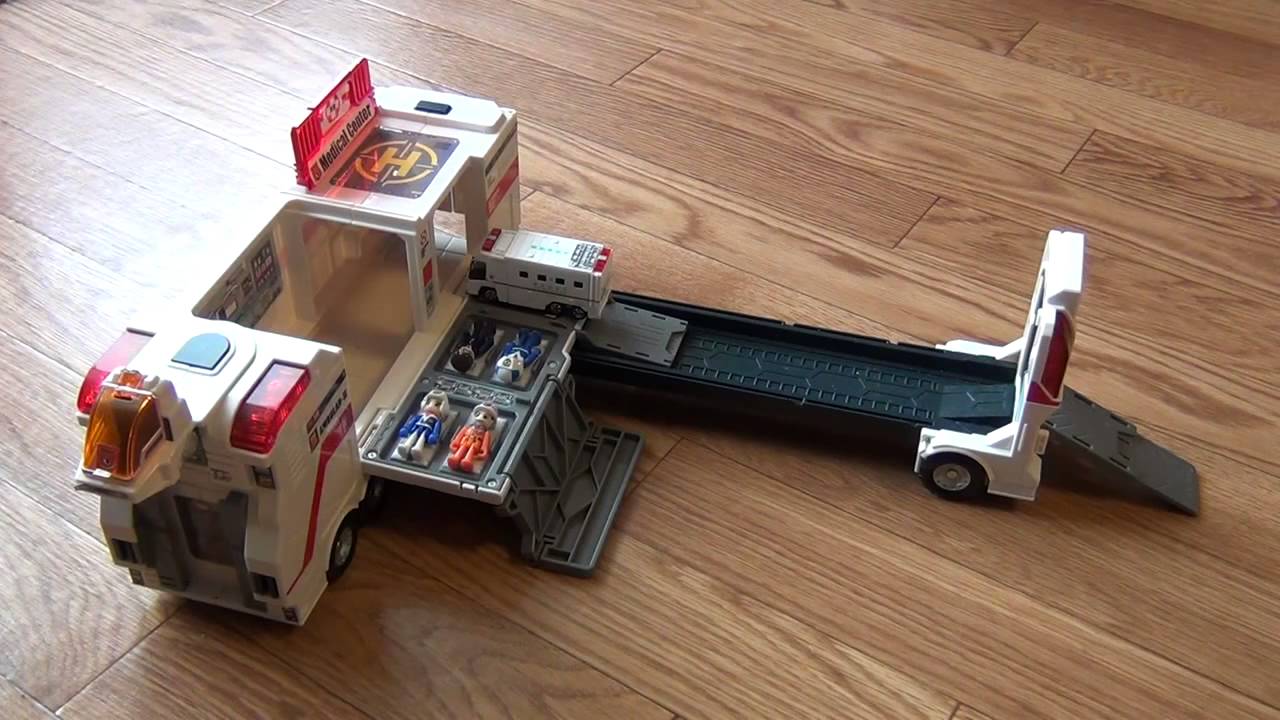 Mô hình Tomica Hyper Rescue Ambulance - YouTube