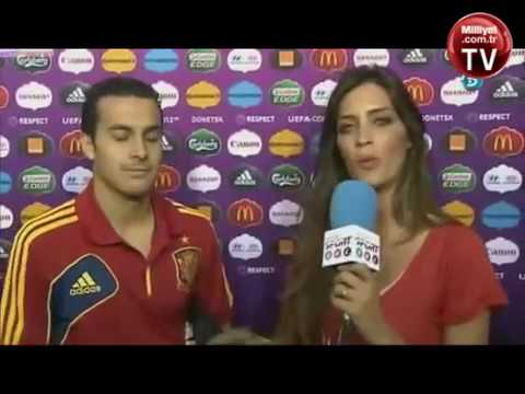 Casillas'ın Muhabir Sevgilisine yapılan Topla Taciz!