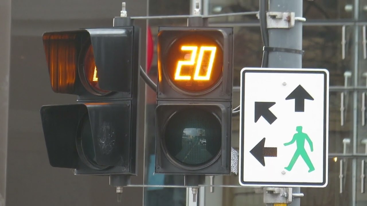 New Braums LED pedestrian signal with countdown timer - YouTube